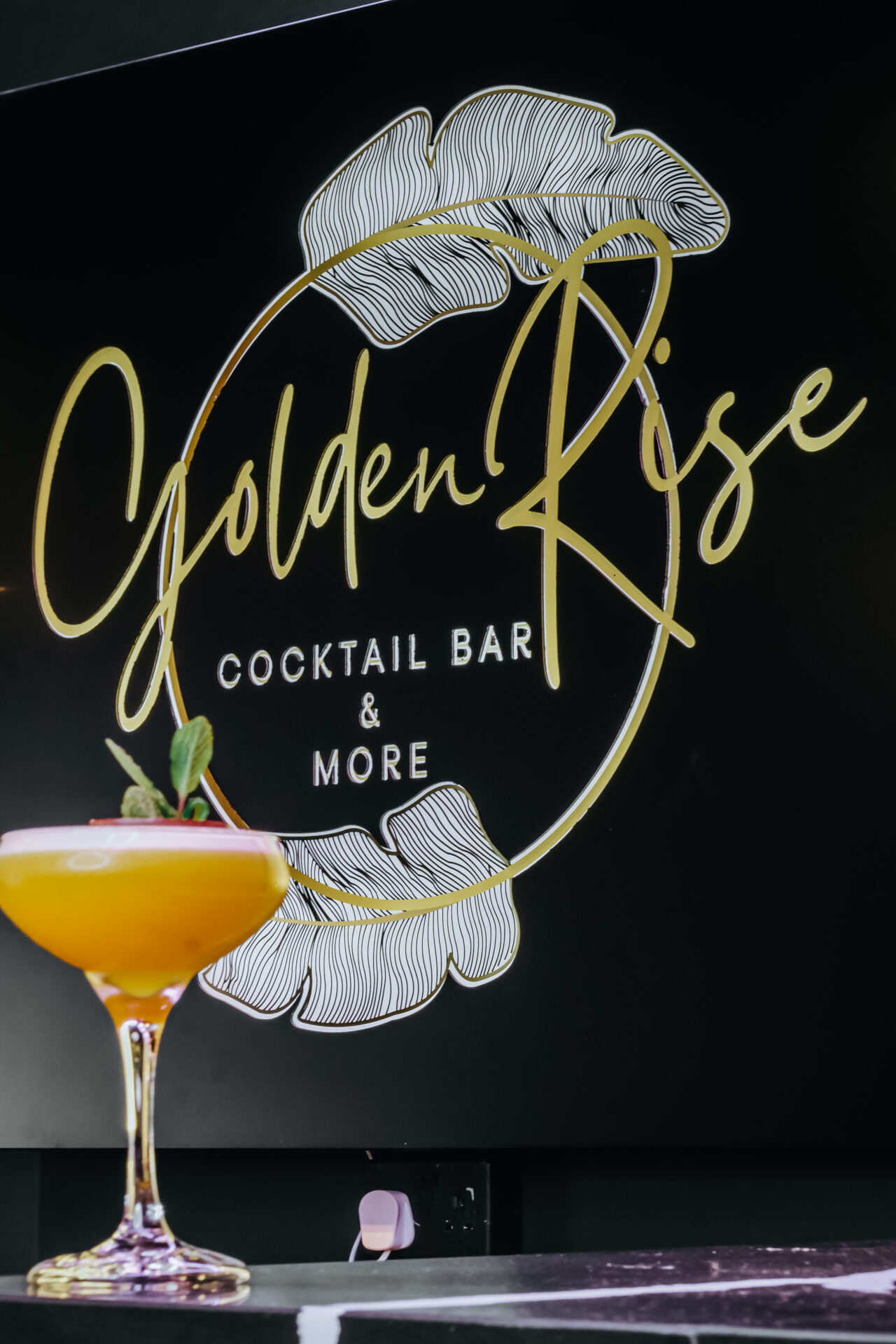 Golden Rise | Bar Restaurant Lounge